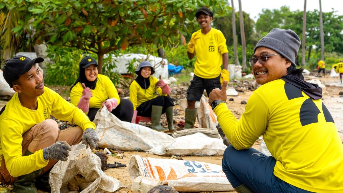 Kingspan Partners with Seven Clean Seas, Supporting Ocean Bound Plastic ...